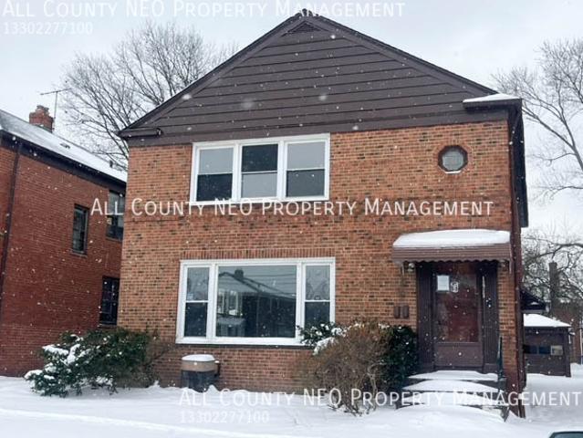 2 BR, 1 BA Apartment 13526 Cedar Rd University Heights, OH 44118