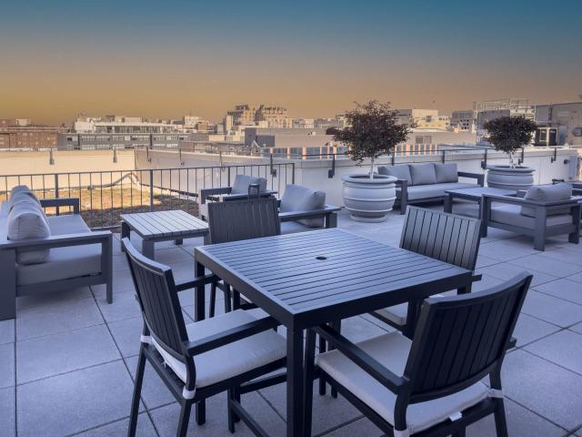 2 BR, 1 BA Apartment 1355 17th St NW Unit 721, Washington, DC 20036