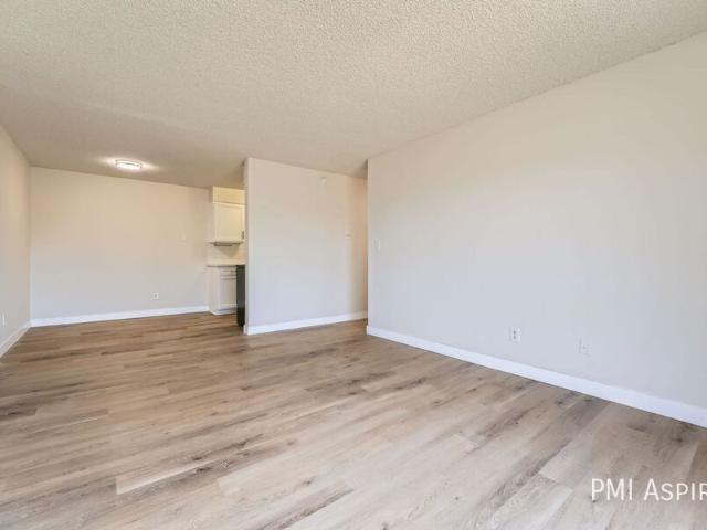 2 BR, 1 BA Apartment 1357 Helena Street, Aurora, CO 80011