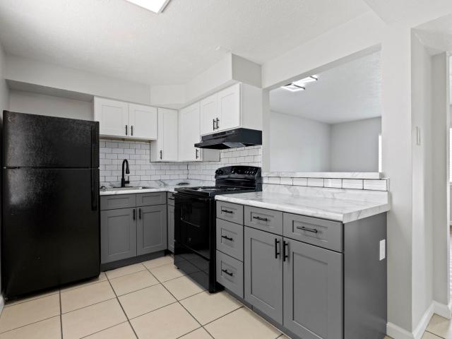 2 BR, 1 BA Apartment 1366 North Arlington Avenue Unit 5822 202, Indianapolis, IN 46219