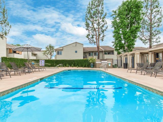 2 BR, 1 BA Apartment 1369 N Willow Unit 60, Rialto, CA 92376