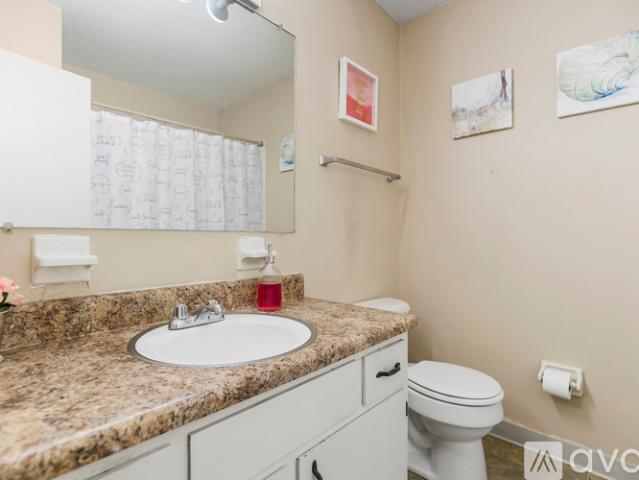2 BR, 1 BA Apartment 13861 E 35th St Ct S, Unit unit B, Independence, MO 64055
