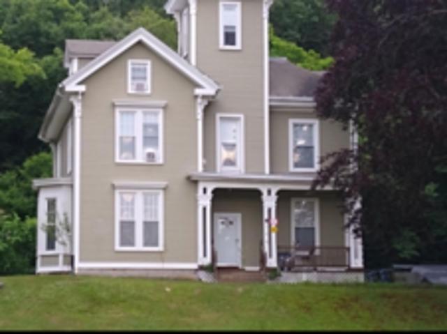2 BR, 1 BA Apartment 138 Laurel Hill Avenue, Unit 2, Norwich, CT 06360