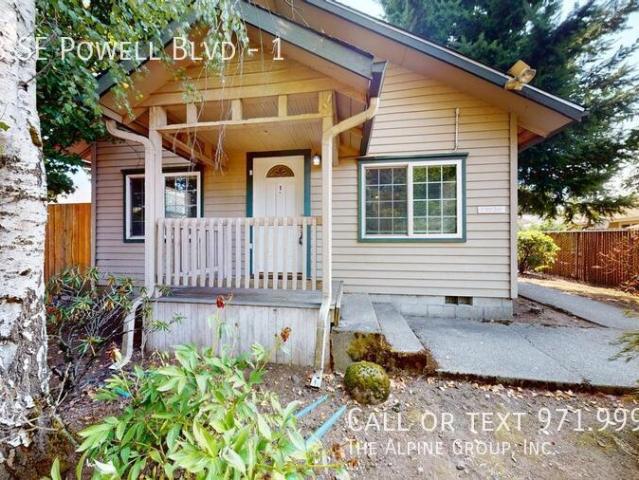 2 BR, 1 BA Apartment 13938 SE Powell Blvd, Portland, OR 97236