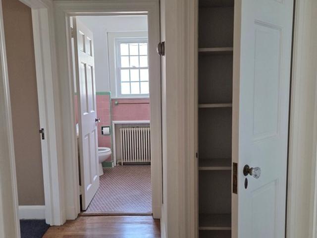 2 BR, 1 BA Apartment 13 Hackett Cir N, Unit 2nd Floor, Stamford, CT 06906