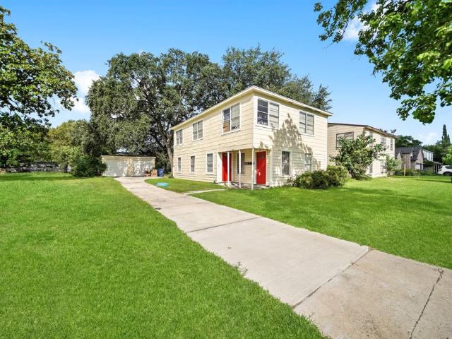2 BR, 1 BA Apartment 13 13th St N, Texas City, TX 77590