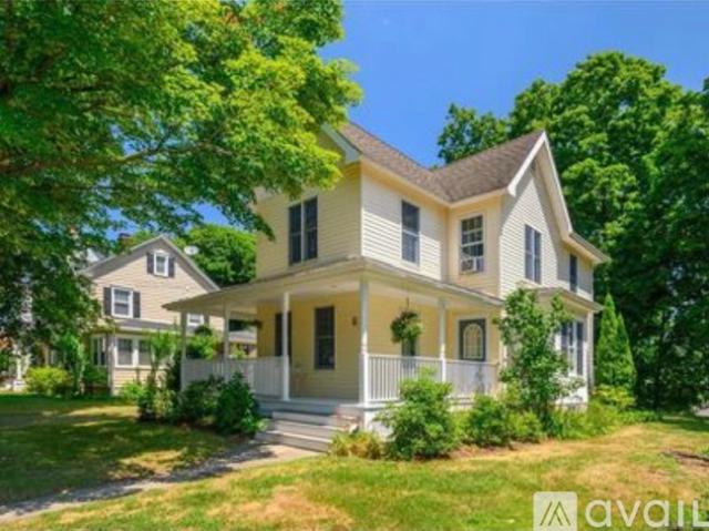 2 BR, 1 BA Apartment 1 Farnam Hill, Unit 1, Bethel, CT 06801