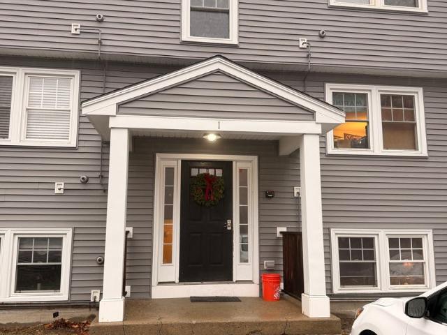 2 BR, 1 BA Apartment 1 Philbrick Ln, Kittery, ME 03904