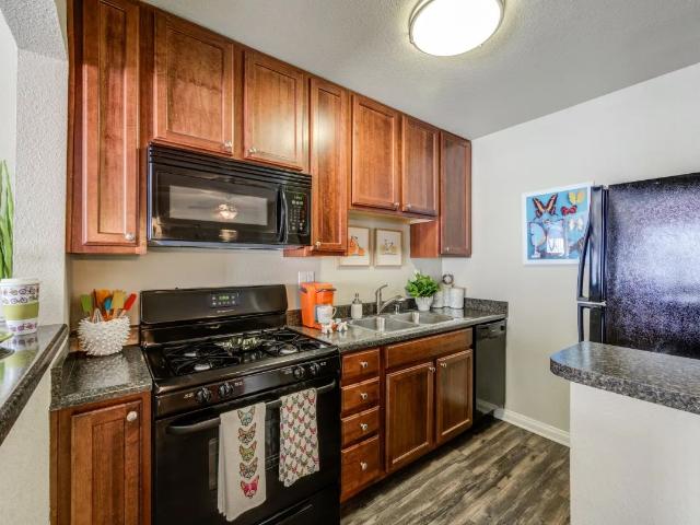 2 BR, 1 BA Apartment 2404 Nutwood Ave Unit L031, Fullerton, CA 92831
