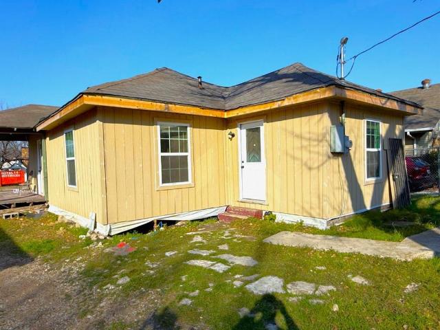 2 BR, 1 BA Apartment 2406 South Marsalis Avenue, Dallas, TX 75216