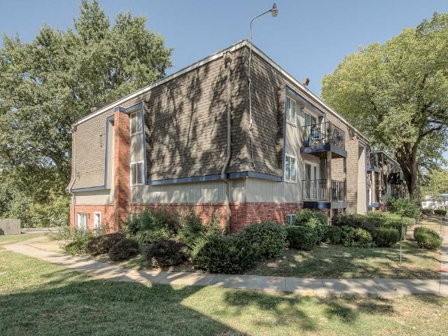 2 BR, 1 BA Apartment 2407 NE 43rd St Unit 2413 09, Kansas City, MO 64116