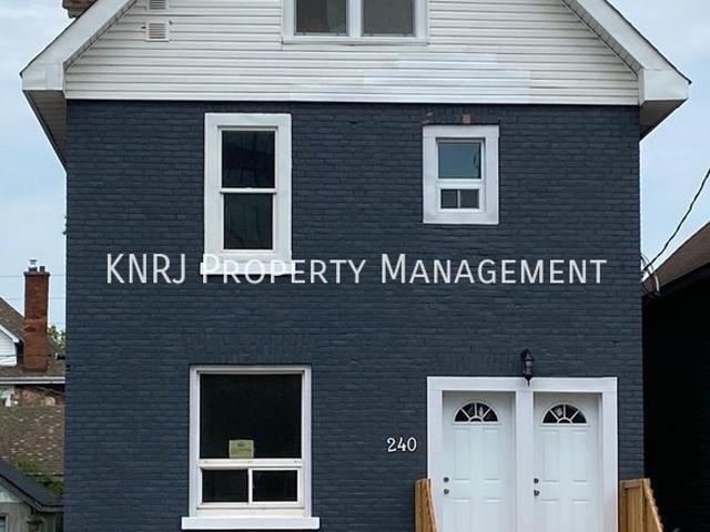 2 BR, 1 BA Apartment 240 Worthington Street East, North Bay, ON P1B 1G9