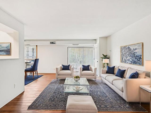 2 BR, 1 BA Apartment 240 Central Ave N Unit 240 308, Wayzata, MN 55391