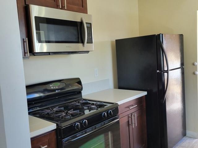 2 BR, 1 BA Apartment 2416 Flower St, Unit 1/2, Huntington Park, CA 90255
