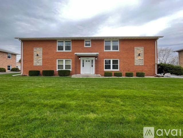 2 BR, 1 BA Apartment 24213 West Hazelcrest Drive, Unit 202, Plainfield, IL 60544