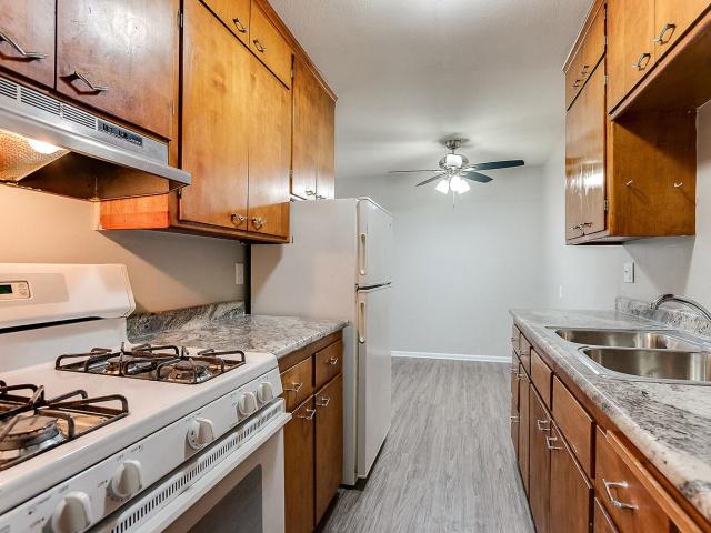 2 BR, 1 BA Apartment 2421 Pillsbury Ave S Unit 102, Minneapolis, MN 55404