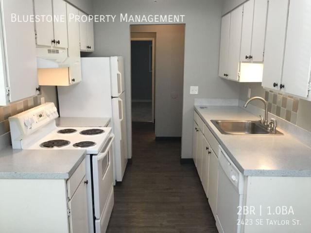 2 BR, 1 BA Apartment 2423 SE Taylor St Portland, OR 97214