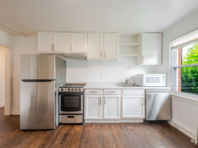 2 BR, 1 BA Apartment 2425 E St NE, Washington, DC 20002