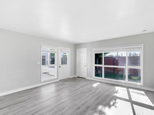2 BR, 1 BA Apartment 2428 Kansas Ave, Santa Monica, CA 90404