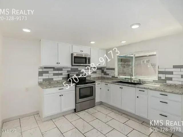 2 BR, 1 BA Apartment 2429 E Cameron Vista, Tucson, AZ 85713