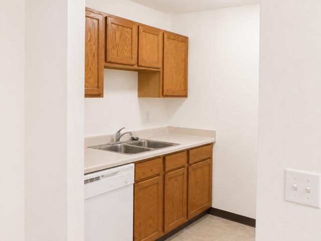 2 BR, 1 BA Apartment 242 Amber Trail, Sun Prairie, WI 53590