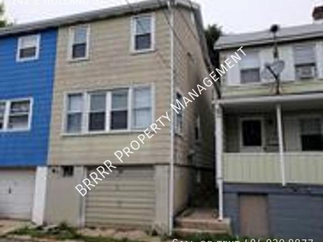 2 BR, 1 BA Apartment 242 E Holland St, Summit Hill, PA 18250