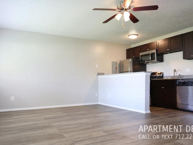 2 BR, 1 BA Apartment 2430 Montgomery RdÂ, Huntsville, TX 77340
