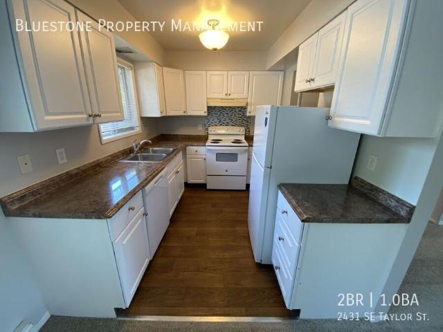 2 BR, 1 BA Apartment 2431 SE Taylor St Portland, OR 97214