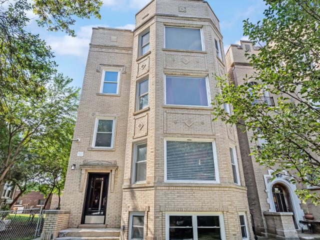 2 BR, 1 BA Apartment 2439 West Fargo Ave, Chicago, IL 60645