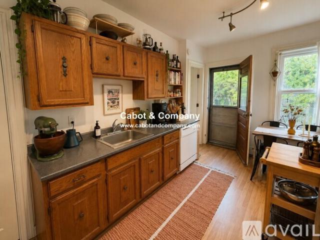2 BR, 1 BA Apartment 24 Mead St, Unit 1A, Boston, MA 02134