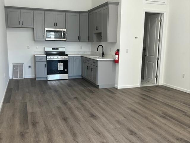 2 BR, 1 BA Apartment 24 Elm St, Unit 203, Paterson, NJ 07501