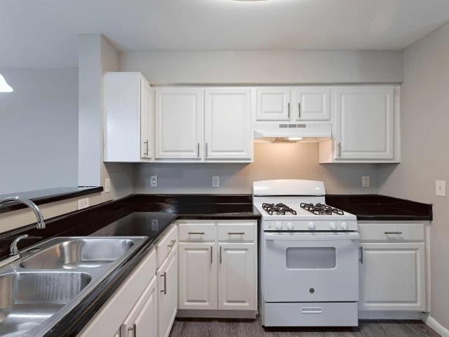 2 BR, 1 BA Apartment 2500 E James Ave Unit 1 G33, Baytown, TX 77520