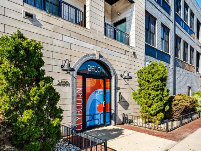 2 BR, 1 BA Apartment 2500 North Clybourn Avenue Unit 404, Chicago, IL 60614