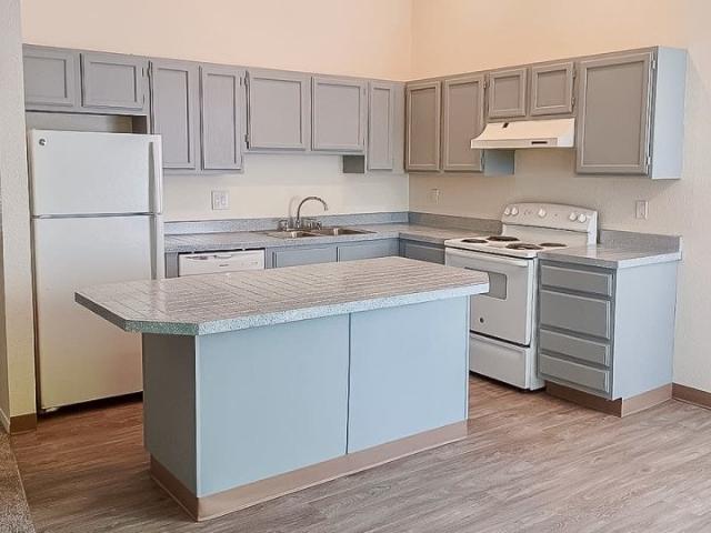 2 BR, 1 BA Apartment 2500 South 272nd Street Unit A010, Kent, WA 98032