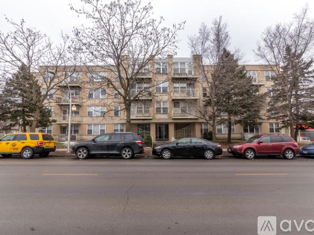 2 BR, 1 BA Apartment 2501 W Touhy Ave, Unit 106, Chicago, IL 60645