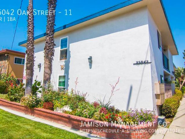2 BR, 1 BA Apartment 25042 Oak Street, Lomita, CA 90717