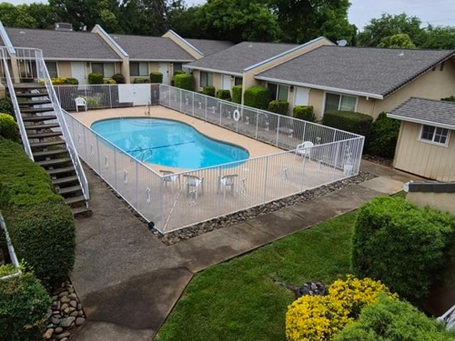 2 BR, 1 BA Apartment 2510 Hartnell Avenue, Unit 11, Redding, CA 96002