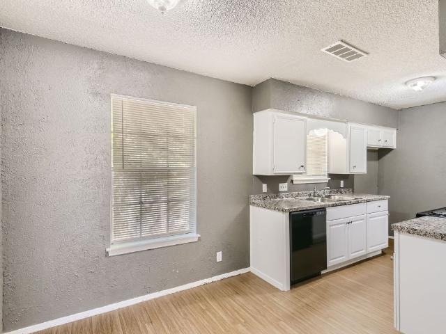 2 BR, 1 BA Apartment 2516 Glen Springs Way, Austin, TX 78741