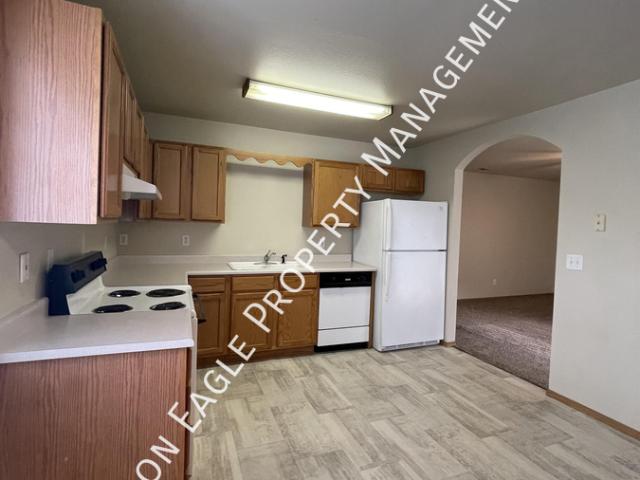 2 BR, 1 BA Apartment 251 S Hawthorne Ave, Middleton, ID 83644
