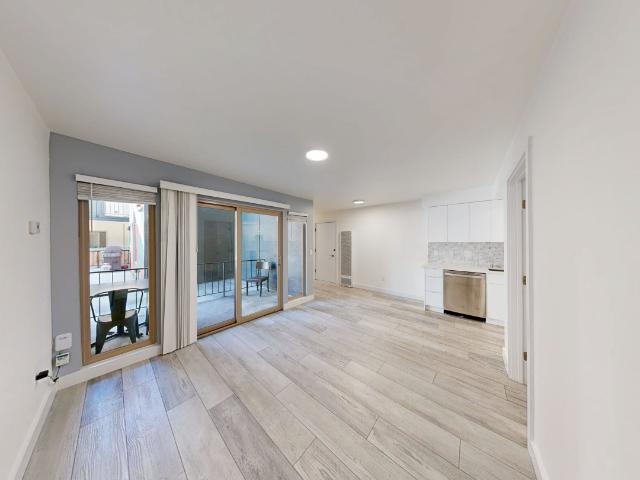 2 BR, 1 BA Apartment 2520 College Ave Unit 103, Berkeley, CA 94704