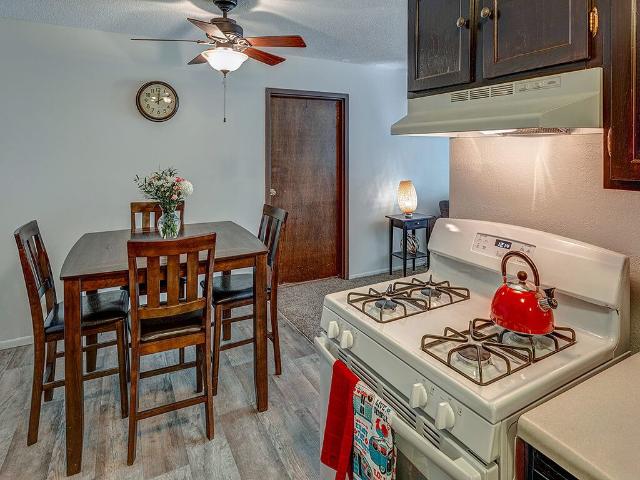 2 BR, 1 BA Apartment 2525 Williams Drive Unit 226, Burnsville, MN 55337