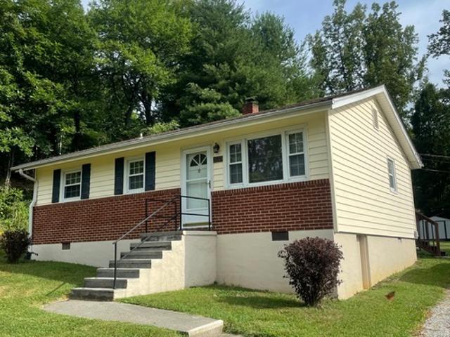2 BR, 1 BA Apartment 2533 Wildwood Road, Salem, VA 24153