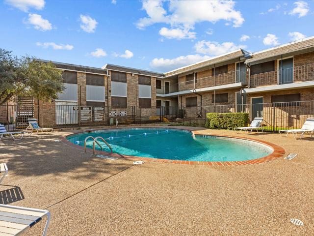 2 BR, 1 BA Apartment 2538 Bahama Drive Unit 239, Dallas, TX 75211