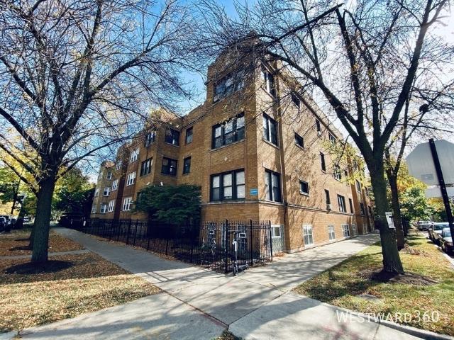 2 BR, 1 BA Apartment 2549 N Avers Ave, Chicago, IL 60647