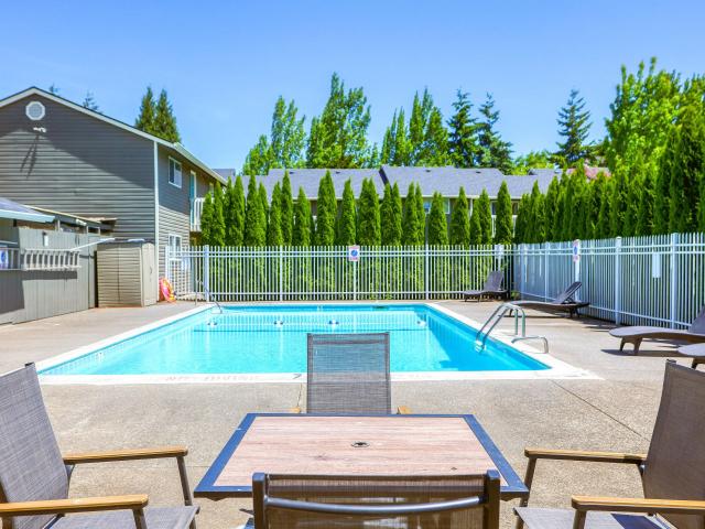 2 BR, 1 BA Apartment 2555 Gateway Street Unit 03, Springfield, OR 97477