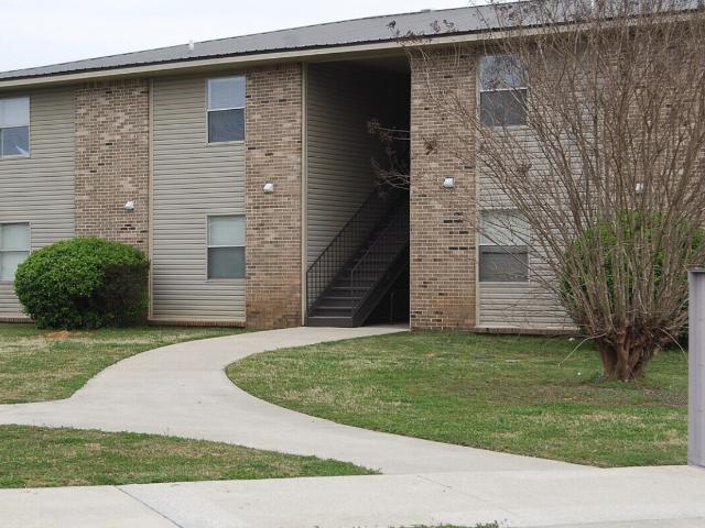 2 BR, 1 BA Apartment 25600 Smithfield Road Office B 12, Elkmont, AL 35620