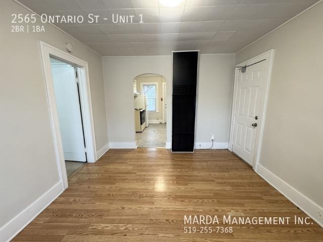 2 BR, 1 BA Apartment 2565 Ontario St, Windsor, ON N8Y 1N7