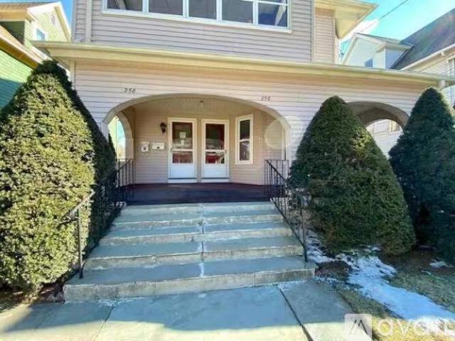 2 BR, 1 BA Apartment 256 Oxford Street, Unit 2, Hartford, CT 06105