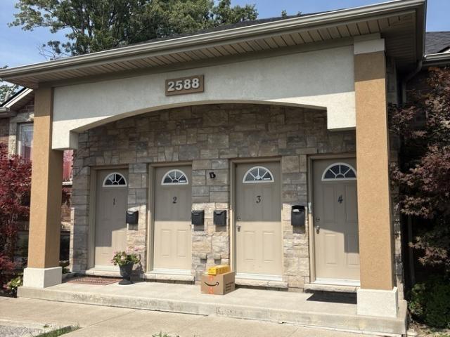 2 BR, 1 BA Apartment 2588 Lauzon Road, Windsor, ON N8T 2Z6