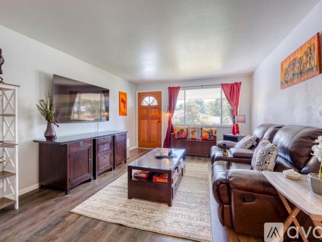 2 BR, 1 BA Apartment 25 Upham St, Unit 25, Lakewood, CO 80226